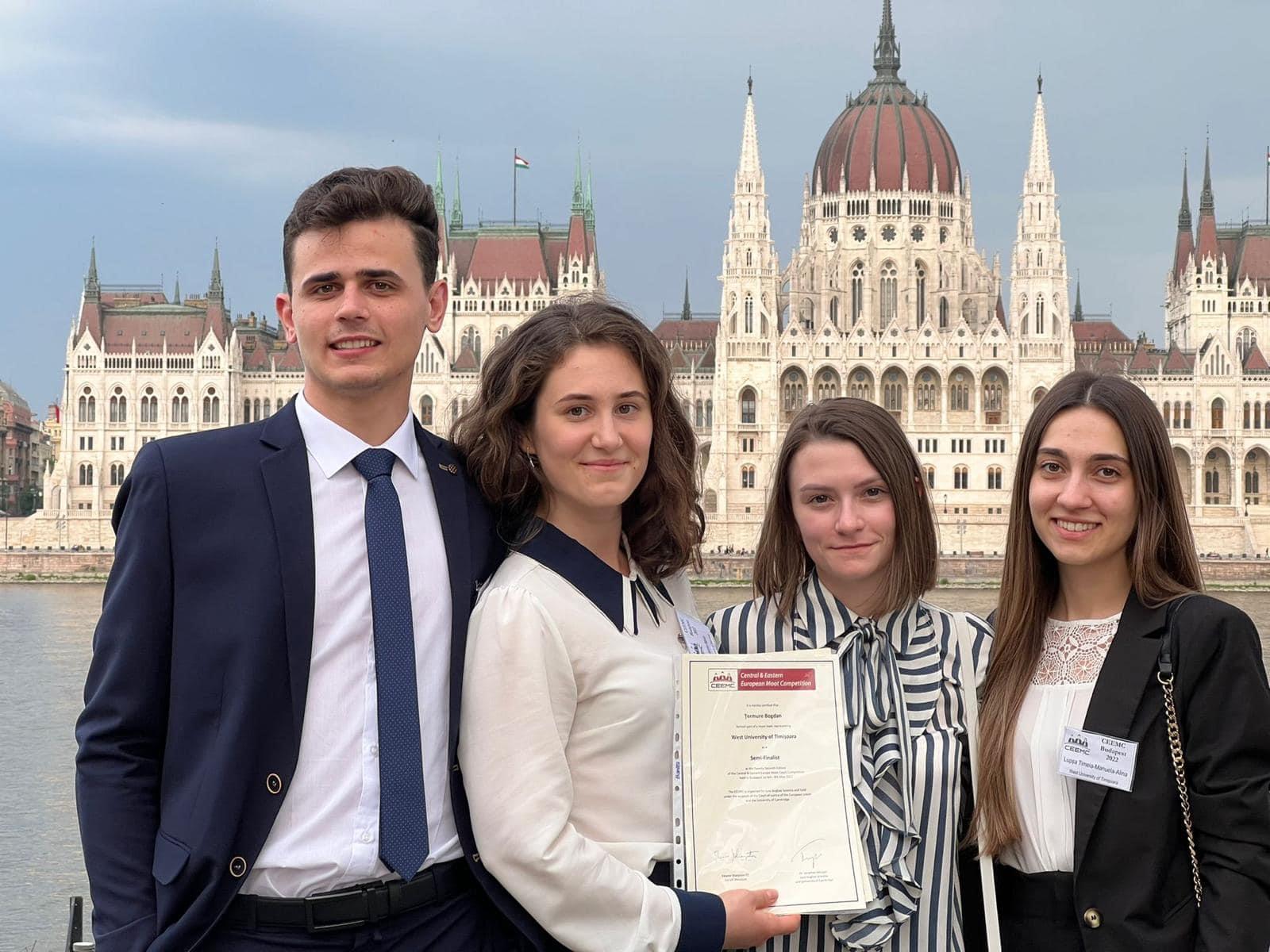 Echipa Facultății de Drept, calificată în semifinala concursului ...