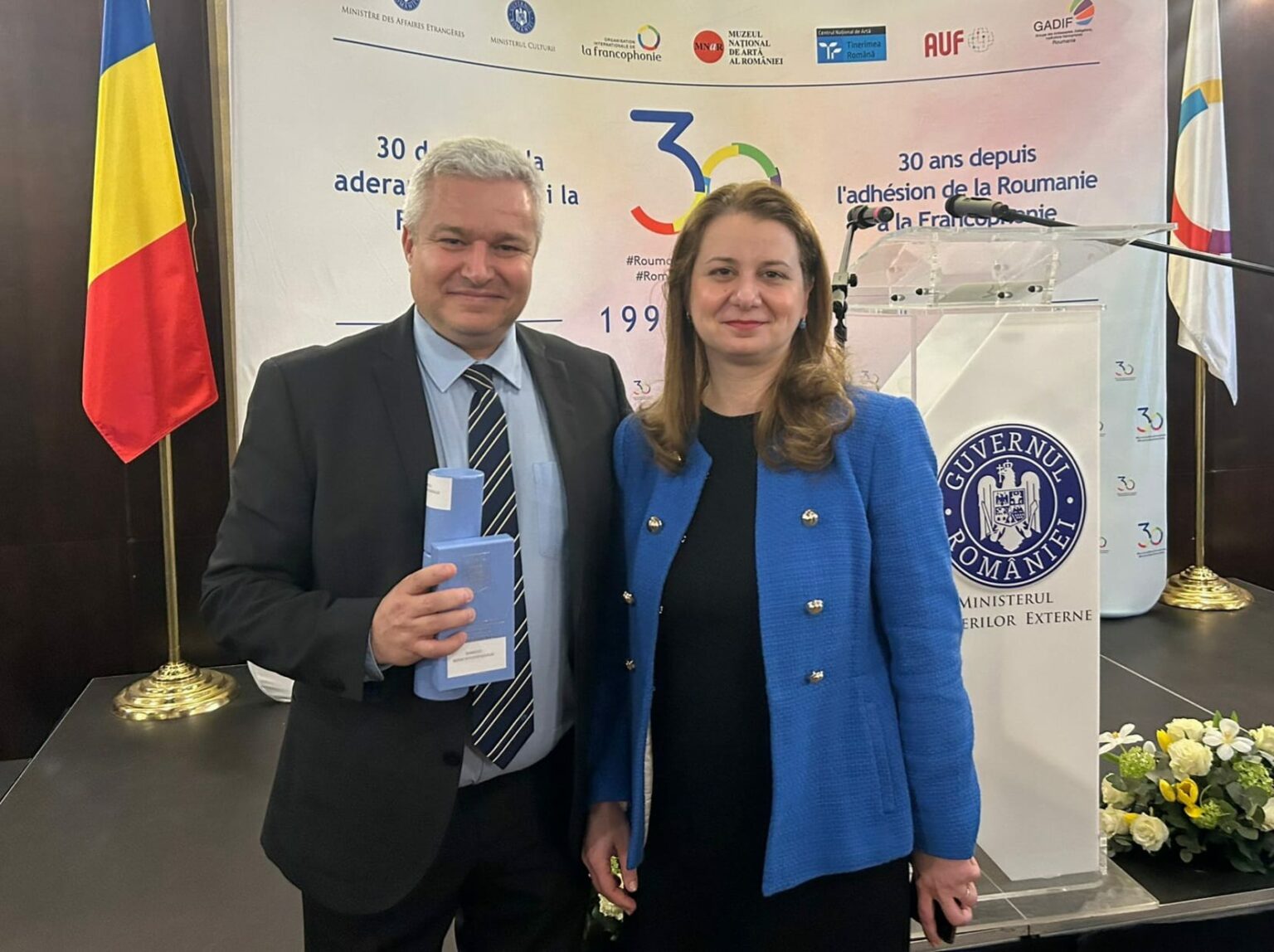 Prorector al UVT, decorat cu Ordinul Național „Serviciul Credincios” - UVT