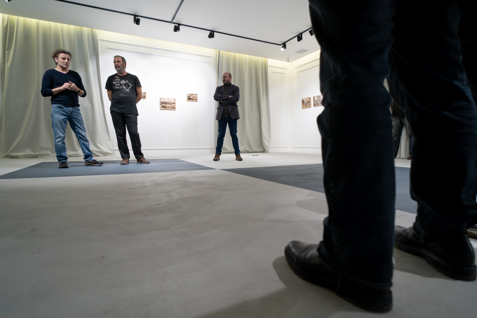 ”Beehive Panels” - incursiune în fascinanta lume a lui Miša Keskenović ...