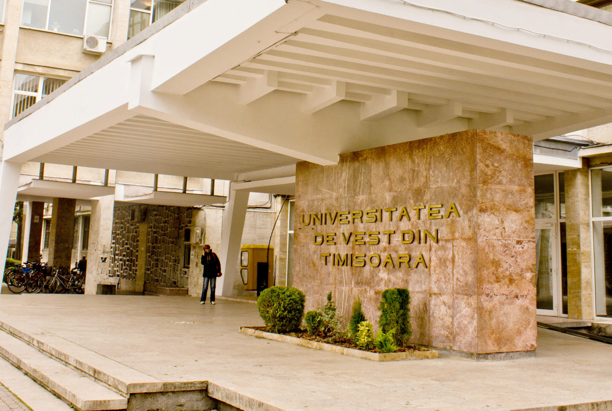 Consultare publică pentru proiect tehnic de investiție, la UVT - UVT