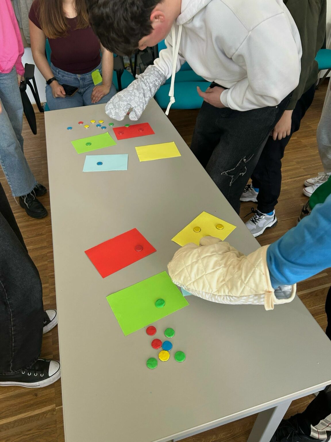 Nicht formale Bildungsintegration durch das Programm „Student Saturday at UVT“, das sich der ...